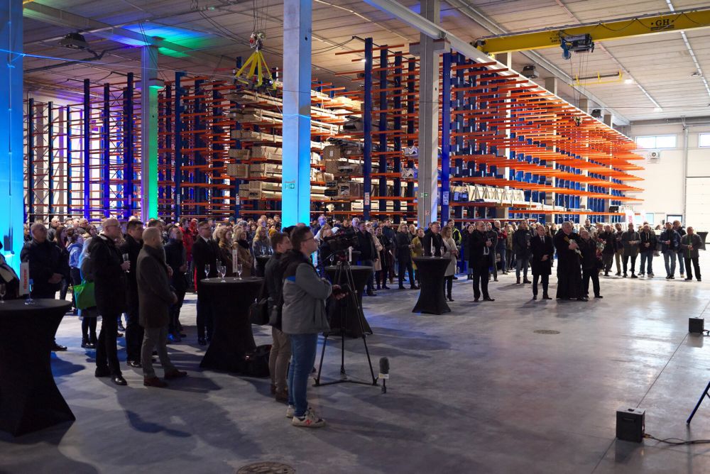 Forum Branżowe | Defor otworzył nowy magazyn i laboratorium portal ...