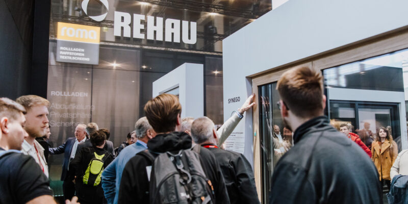 Forum Branżowe | Bogate spektrum rozwiązań od REHAU na Fensterbau Frontale portal branży stolarki